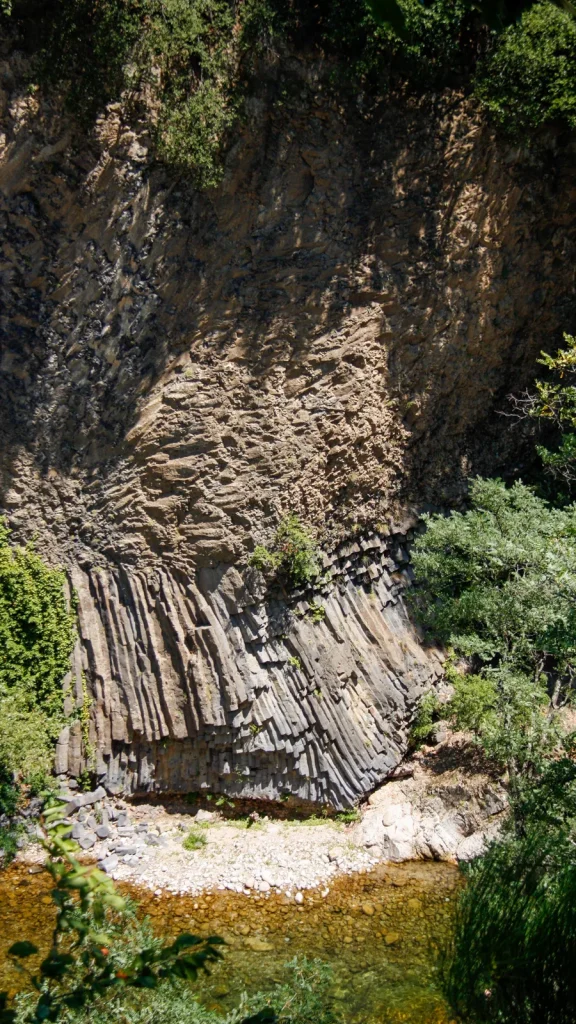 Jaujac : village de caractère médiéval aux 3 châteaux ardéchois ...