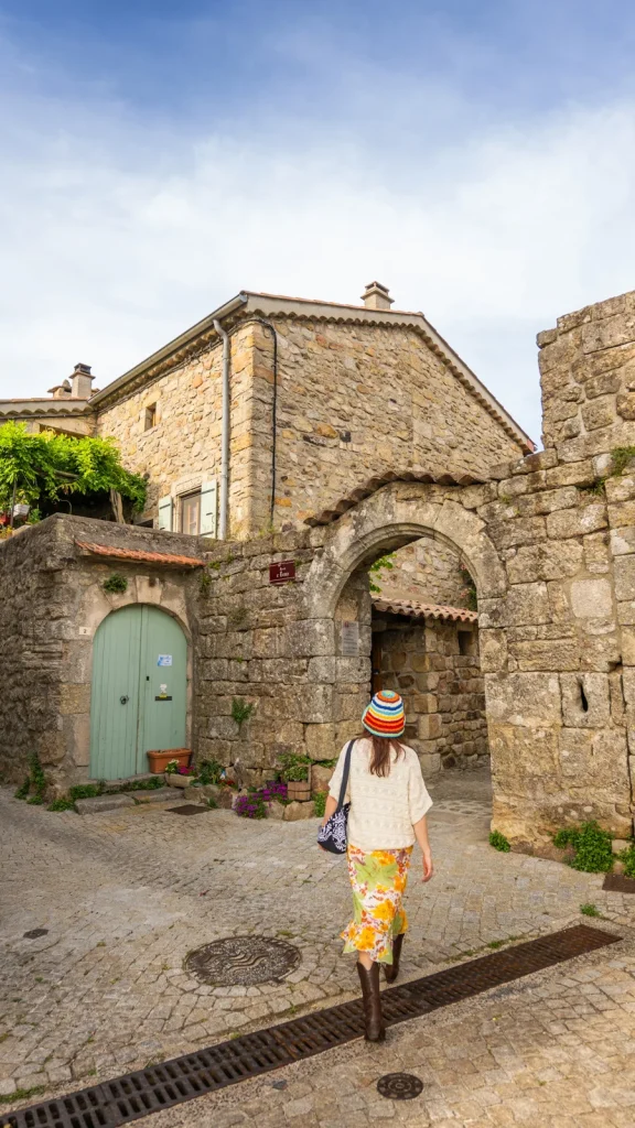 Ailhon, village de caractère pittoresque ardéchois - Ardèche Guide