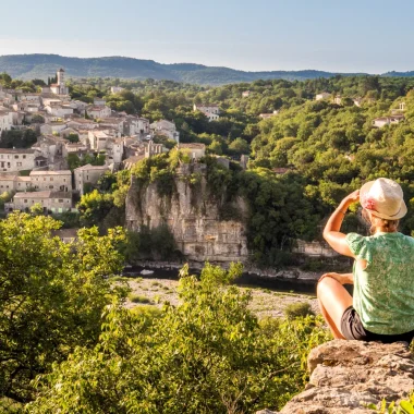 Ailhon village de caractère ardéchois - Ardèche Guide