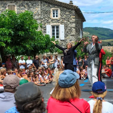 Ailhon village de caractère ardéchois - Ardèche Guide