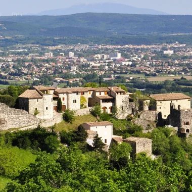 Ailhon village de caractère ardéchois - Ardèche Guide